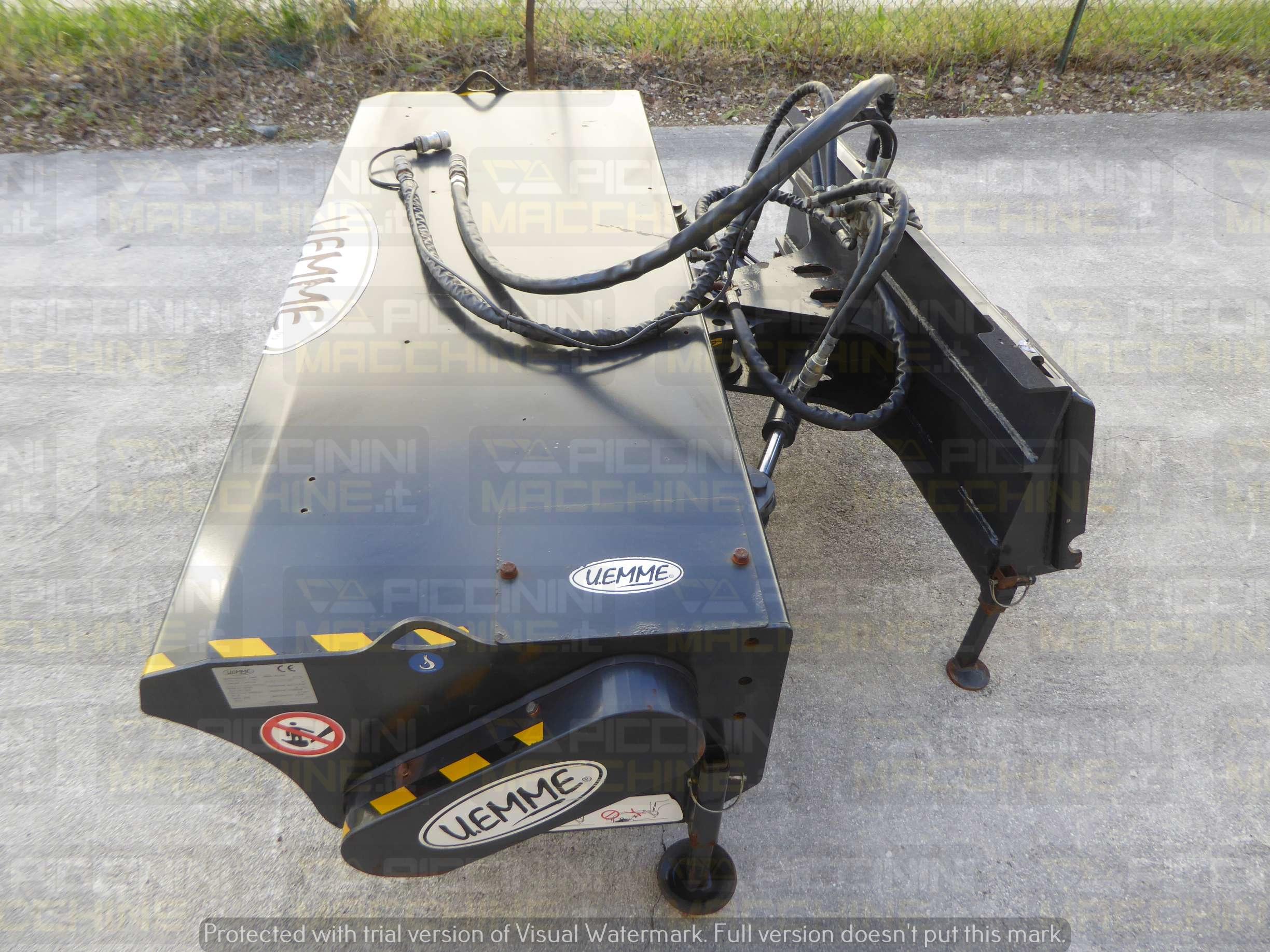 Uemme Pantera 1800 | Attachments - Sweeper bucket | Piccinini Macchine